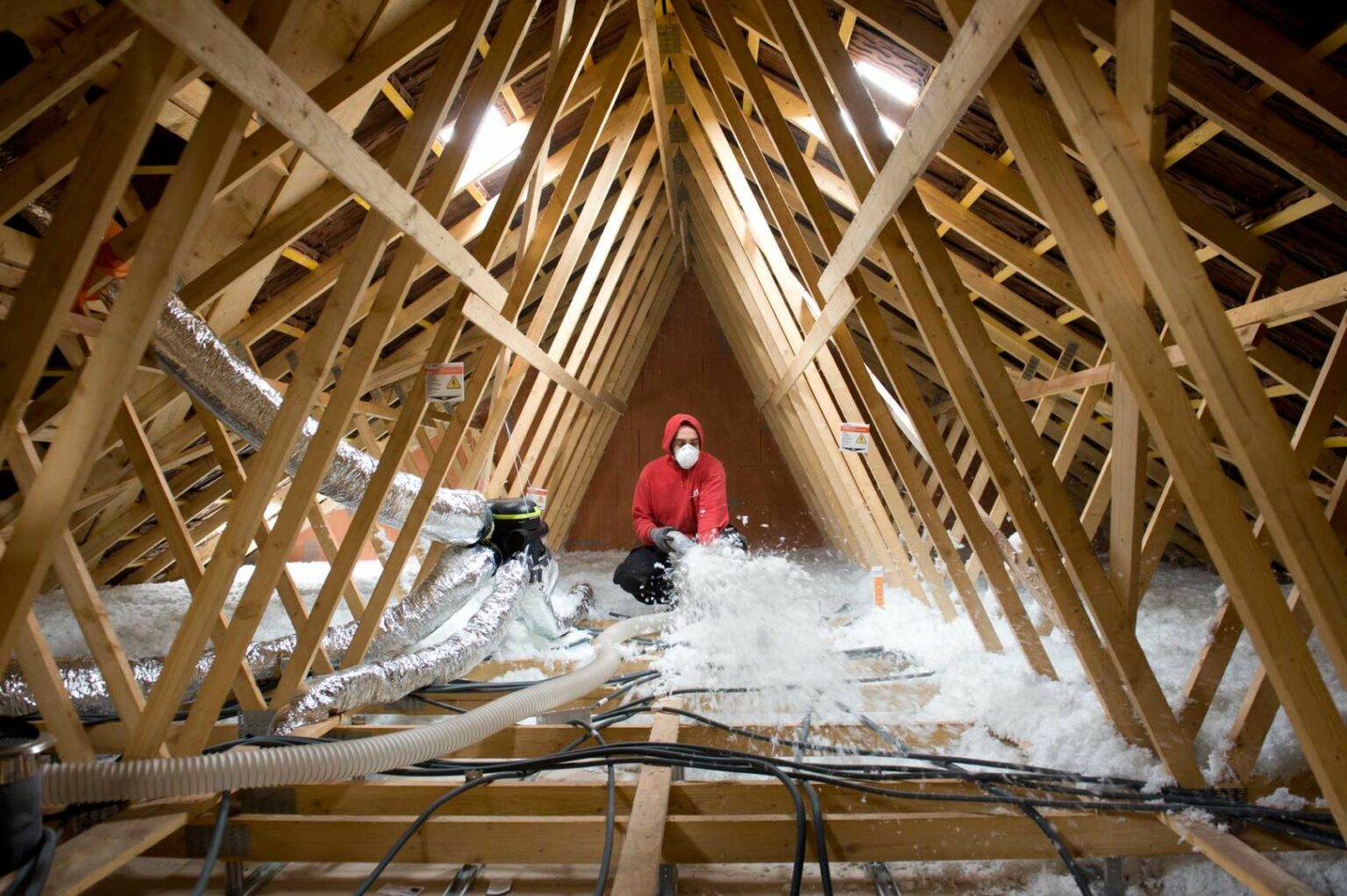 Isolation des combles par soufflage: Étapes et budget à prévoir - akadia.fr